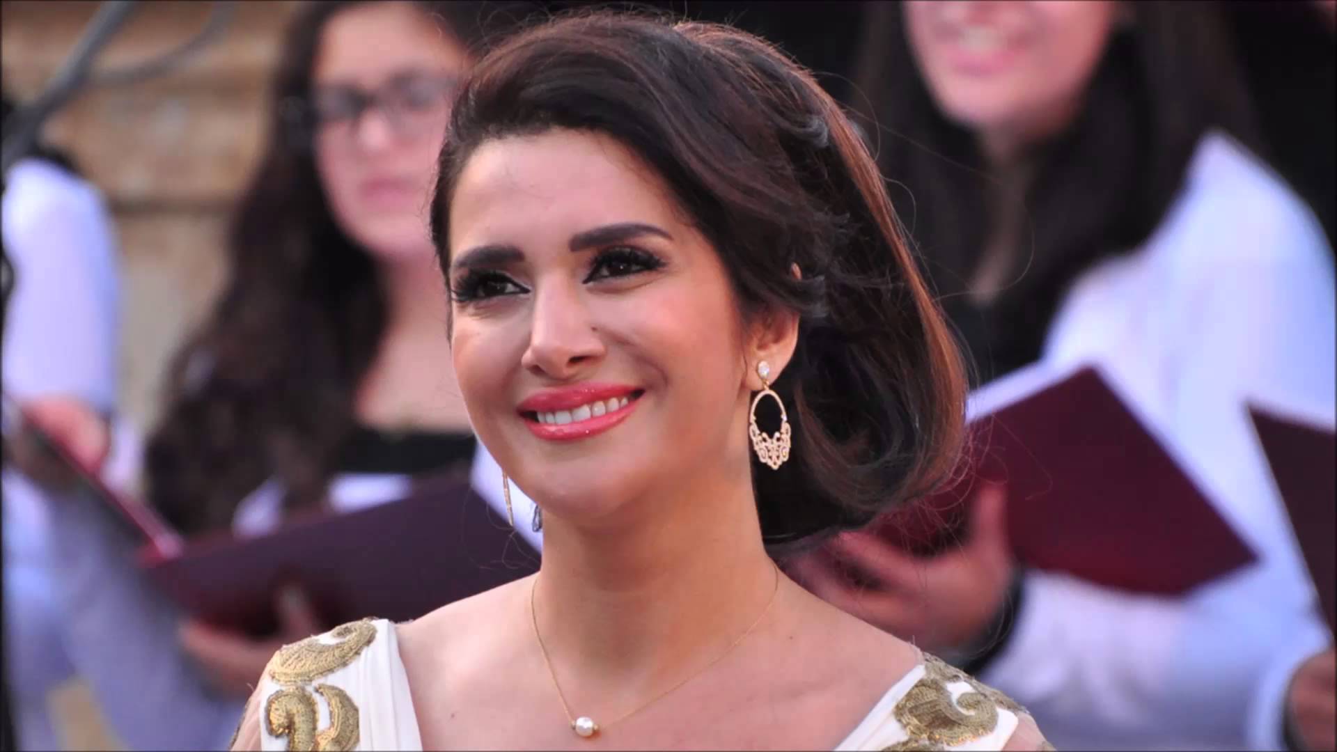 زين عوض تطرب جمهورها خلال مهرجان الشارقة للموسيقى العالمية 2016 - عين دبي